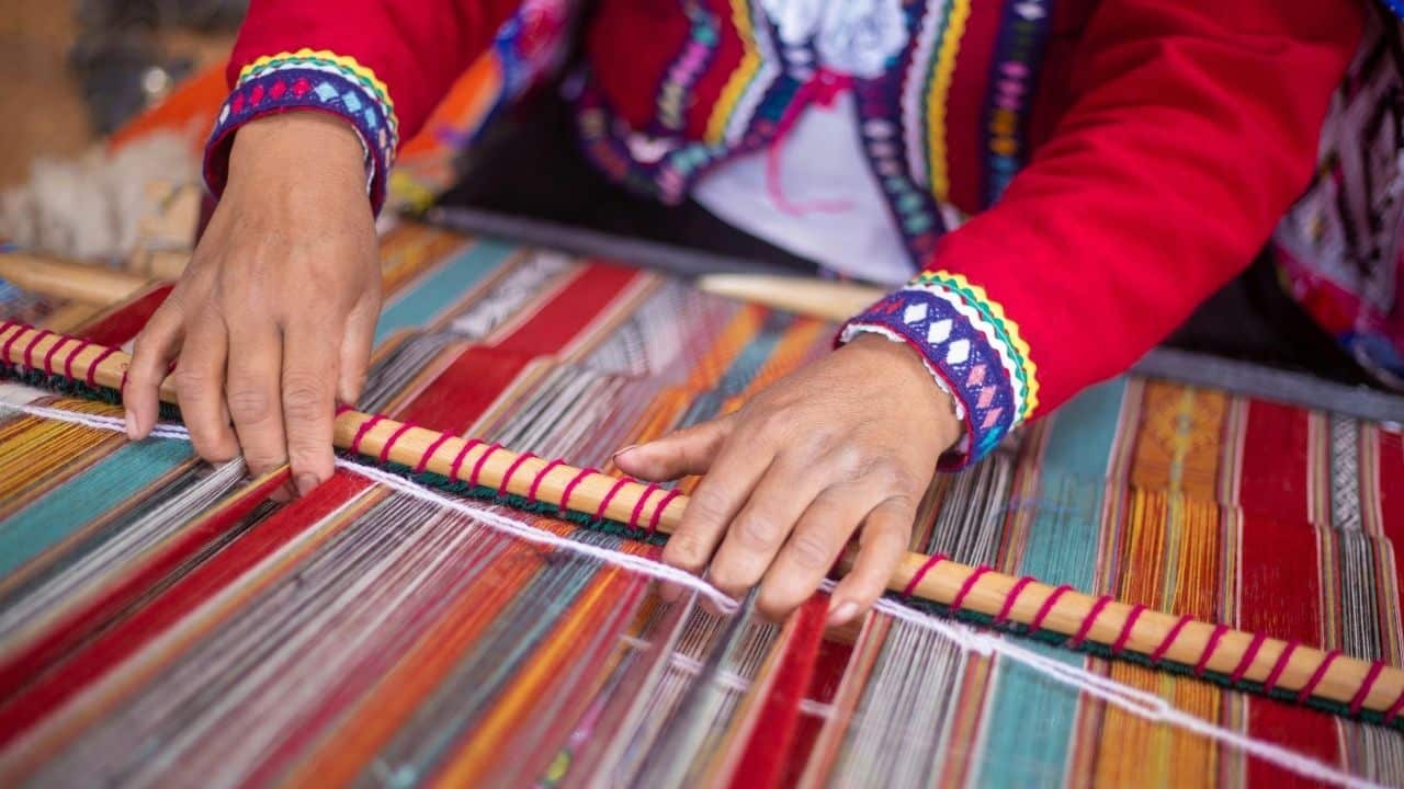 Técnicas Artesanales Colombianas | Moda Tradicional y Sostenible